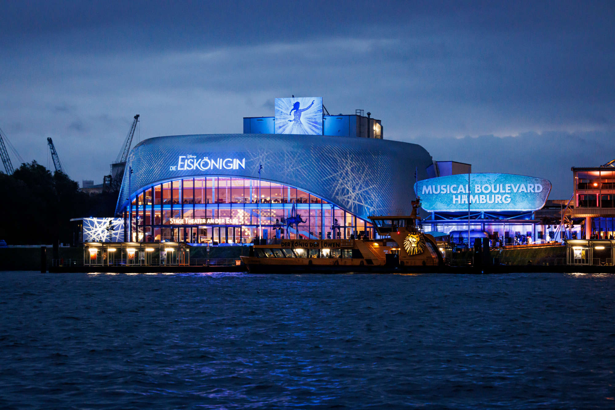 Stage Theater an der Elbe, Hamburg - Референция - TOA Electronics